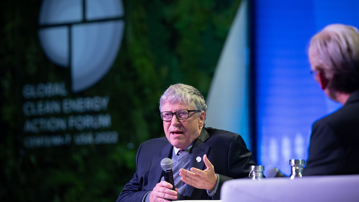 Presidentskandidaat doet verbijsterend boekje open over Bill Gates en ...