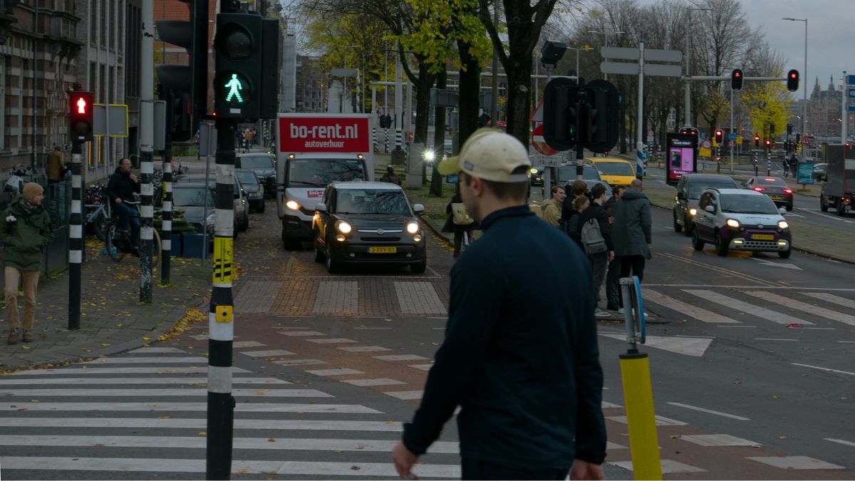 Auto's kunnen over 5 jaar op kraanwater rijden: tanken goedkoper dan de ...